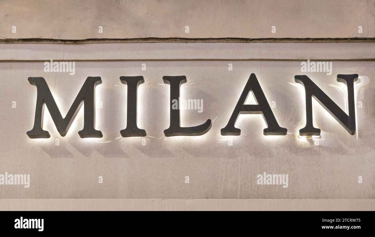 Illuminated 3d Sign Letters City of Milan Italy Stock Photo - Alamy