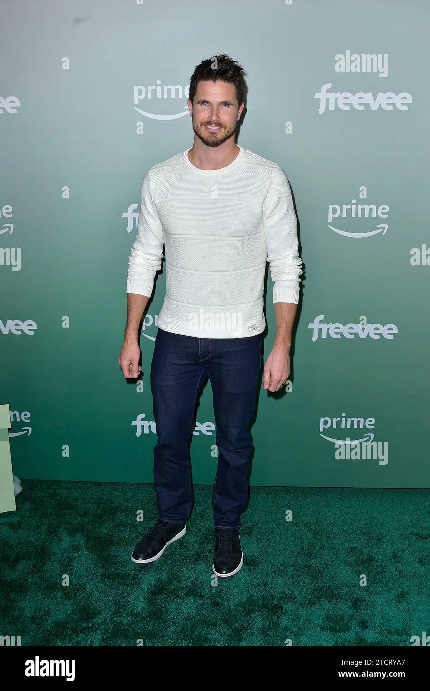 Robbie Amell bei der Amazon Freevee und Prime Video Winter Wonderland ...
