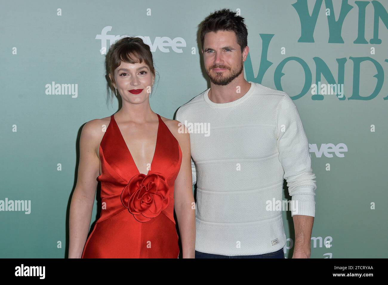 Leighton Meester und Robbie Amell bei der Amazon Freevee und Prime ...