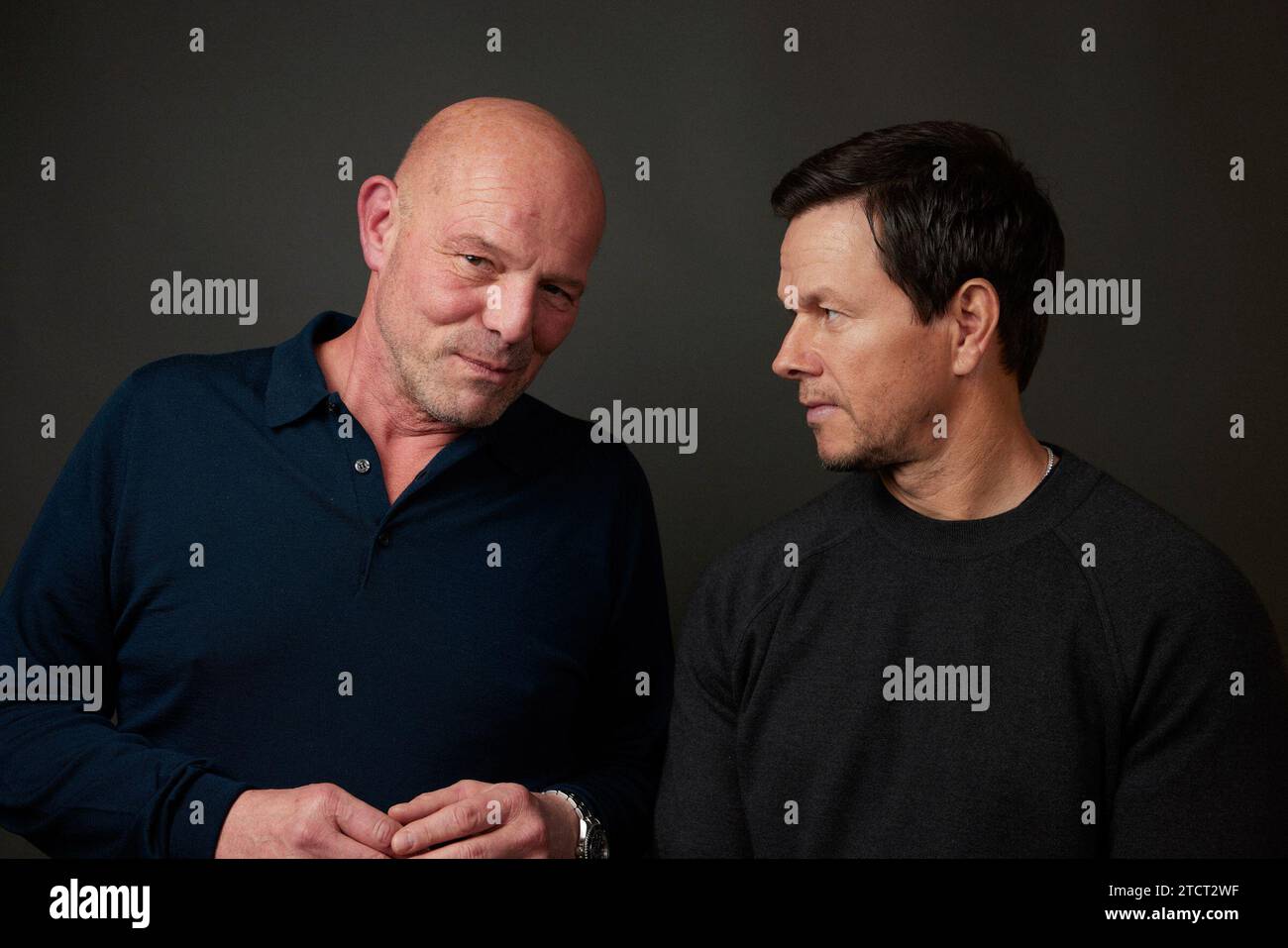 Director Simon Cellan Jones, left, poses with actor Mark Wahlberg in ...