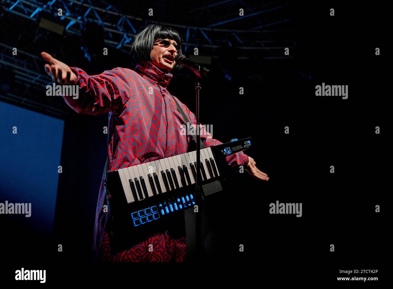 Oliver tree music pics hi-res stock photography and images - Alamy