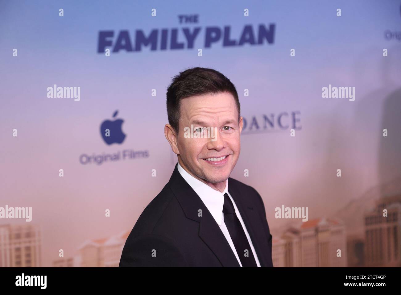The family plan mark wahlberg hi-res stock photography and images - Alamy