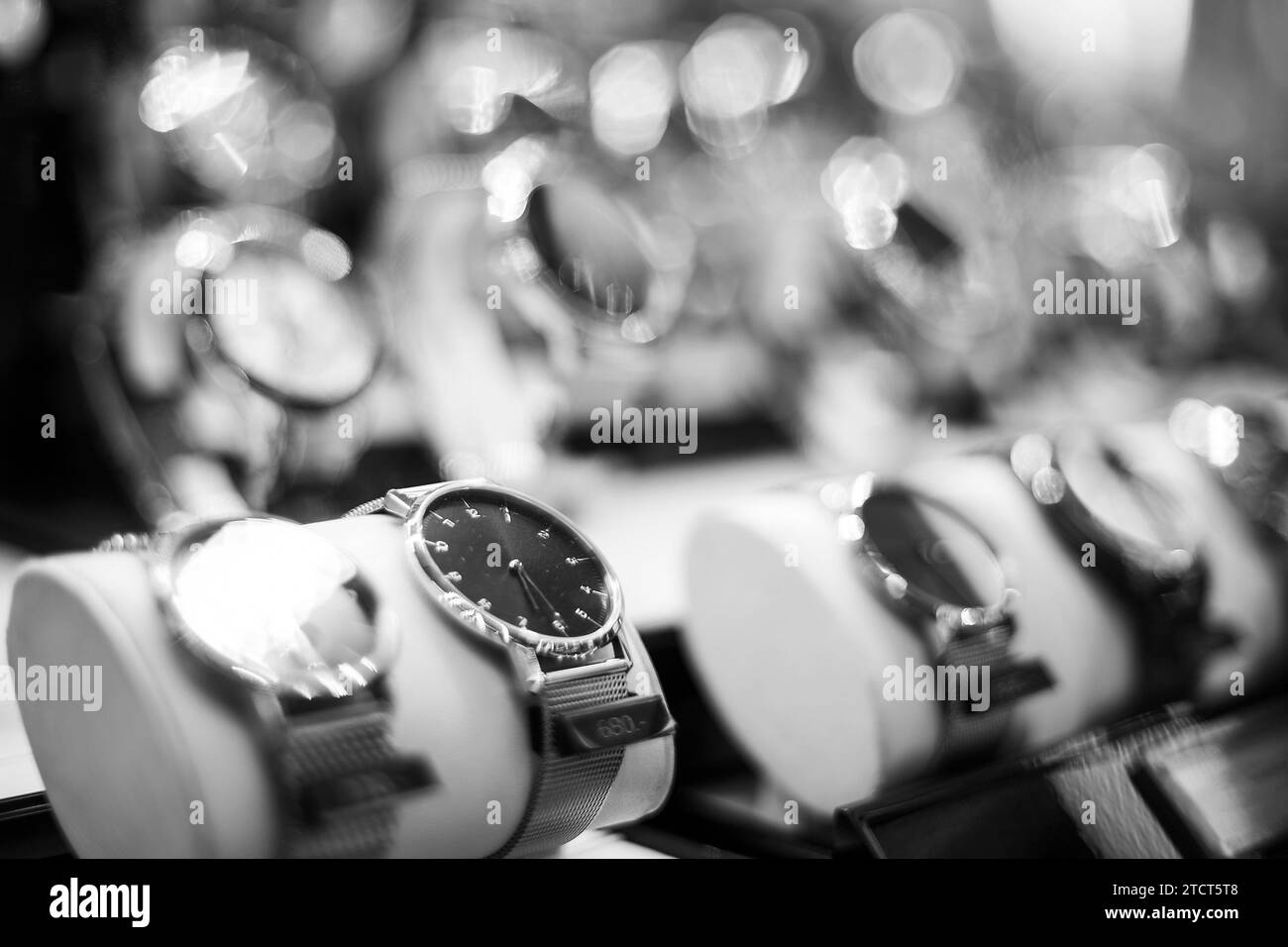 Sale sign window Black and White Stock Photos & Images - Alamy