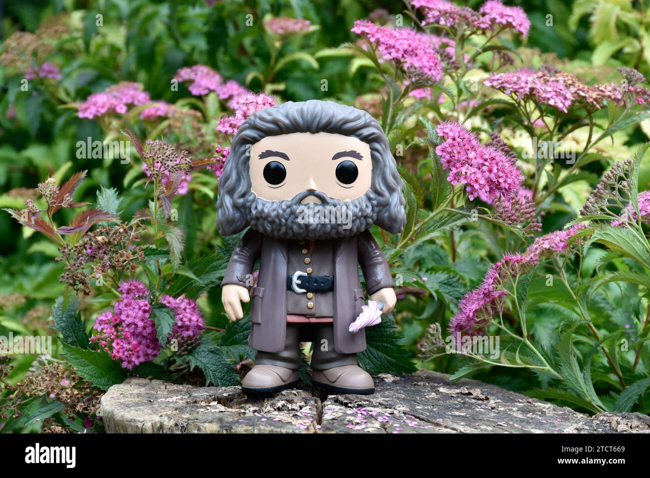 Funko Pop action figure of gamekeeper half-giant Hagrid with umbrella ...