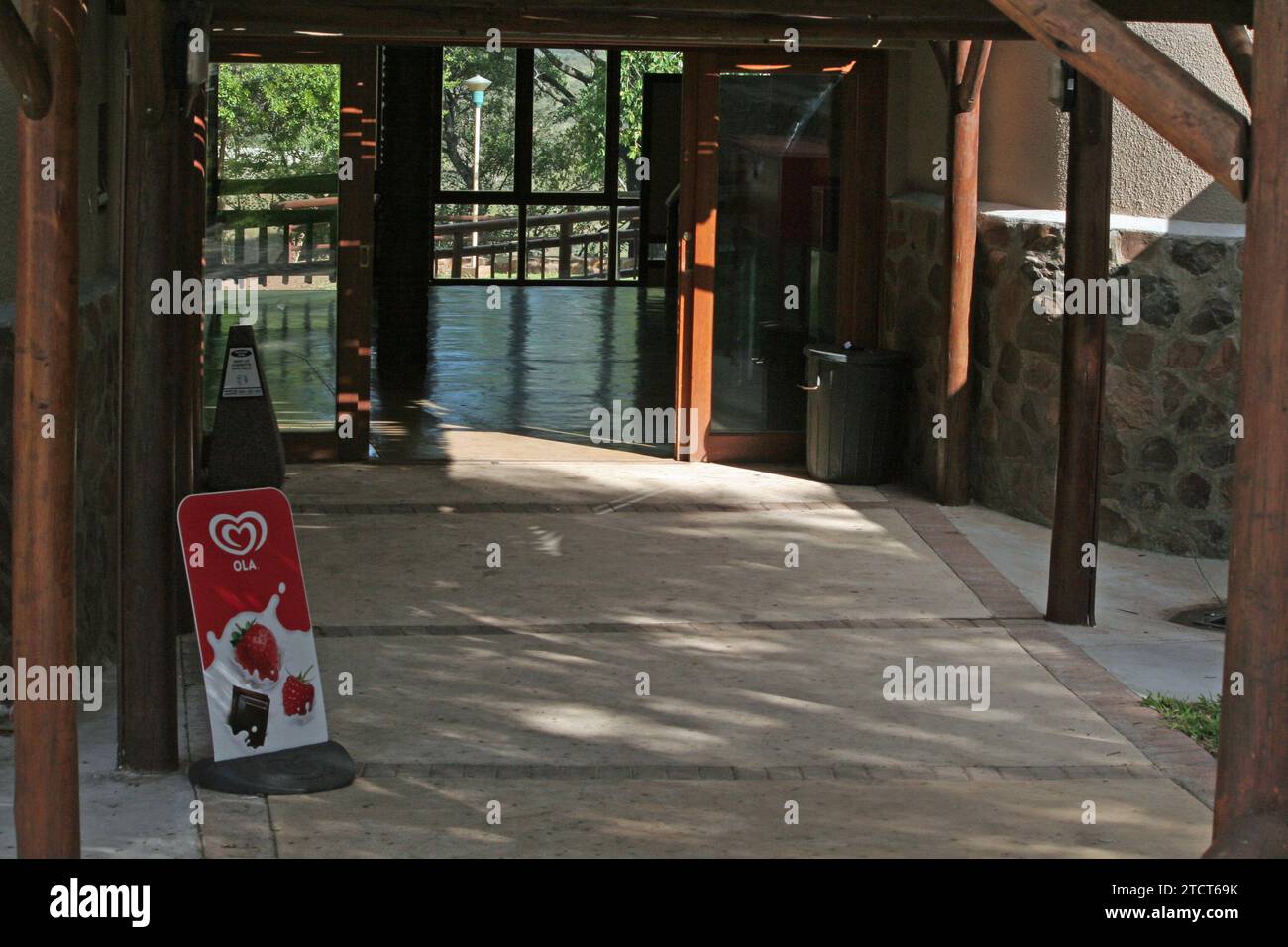 Letaba rest camp restaurant africa hi-res stock photography and images ...