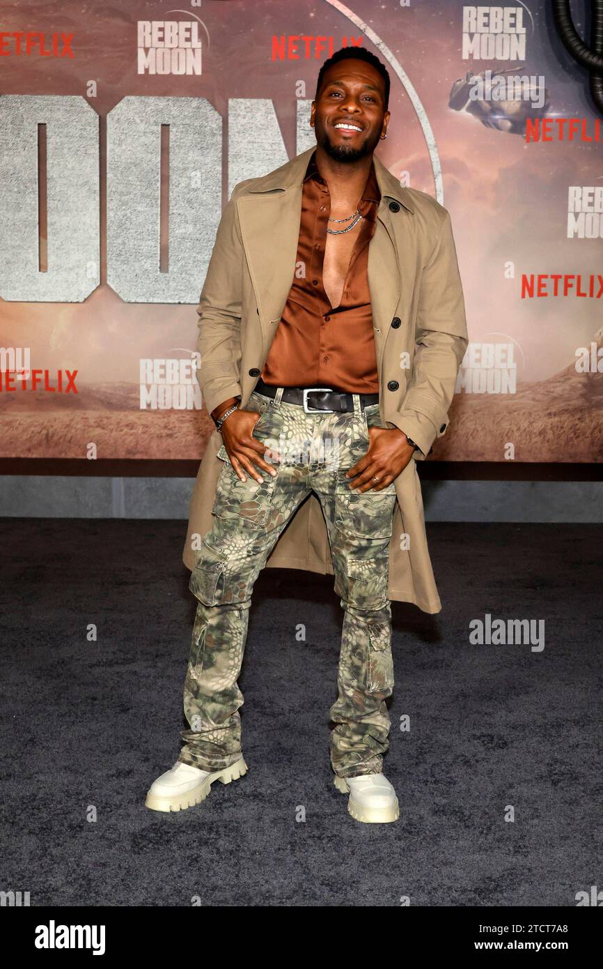 HOLLYWOOD, CA - DECEMBER 13: Kel Mitchell at the LA Premiere of NETFLIX ...