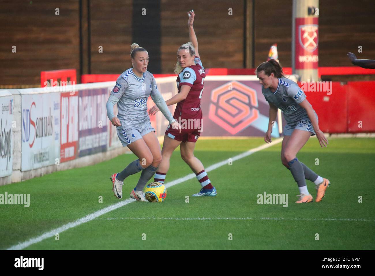 Hannah bennison 10 hi-res stock photography and images - Alamy