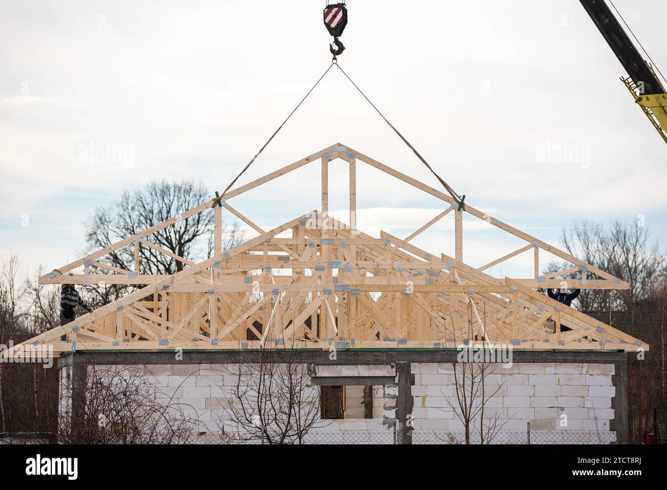 Roof beam installation hi-res stock photography and images - Alamy