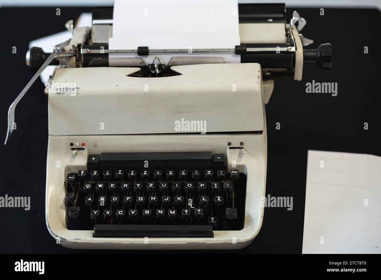 Typewriter sheet retro symbol hi-res stock photography and images - Alamy