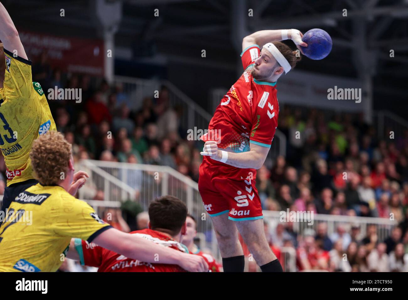 Essen, Deutschland. 13th Dec, 2023. 13.12.2023, Handball, Saison 2023/2024, DHB-Pokal, HBL ...