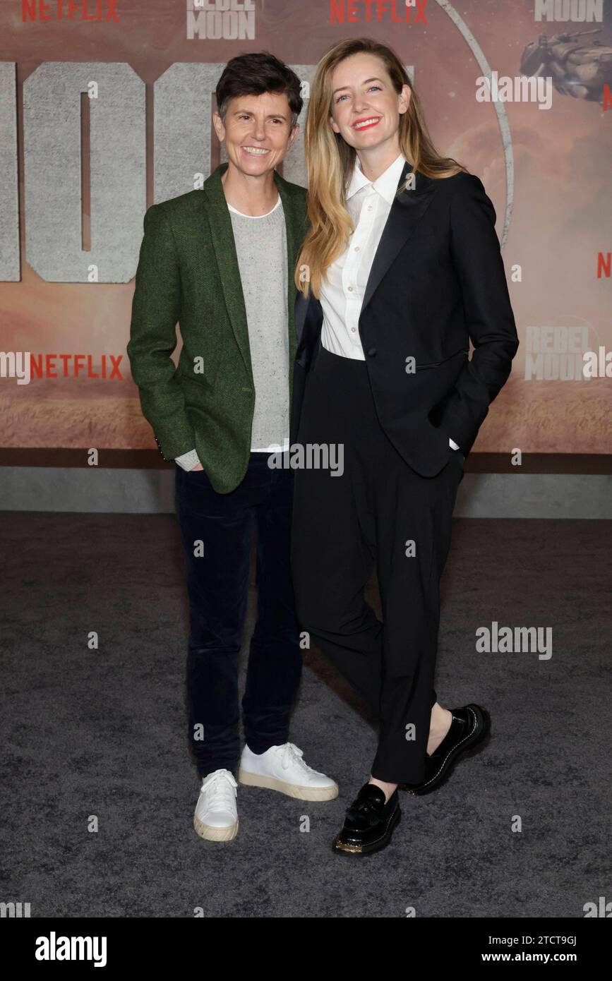 HOLLYWOOD, CA - DECEMBER 13: Tig Notaro, Stephanie Allynne at the LA ...