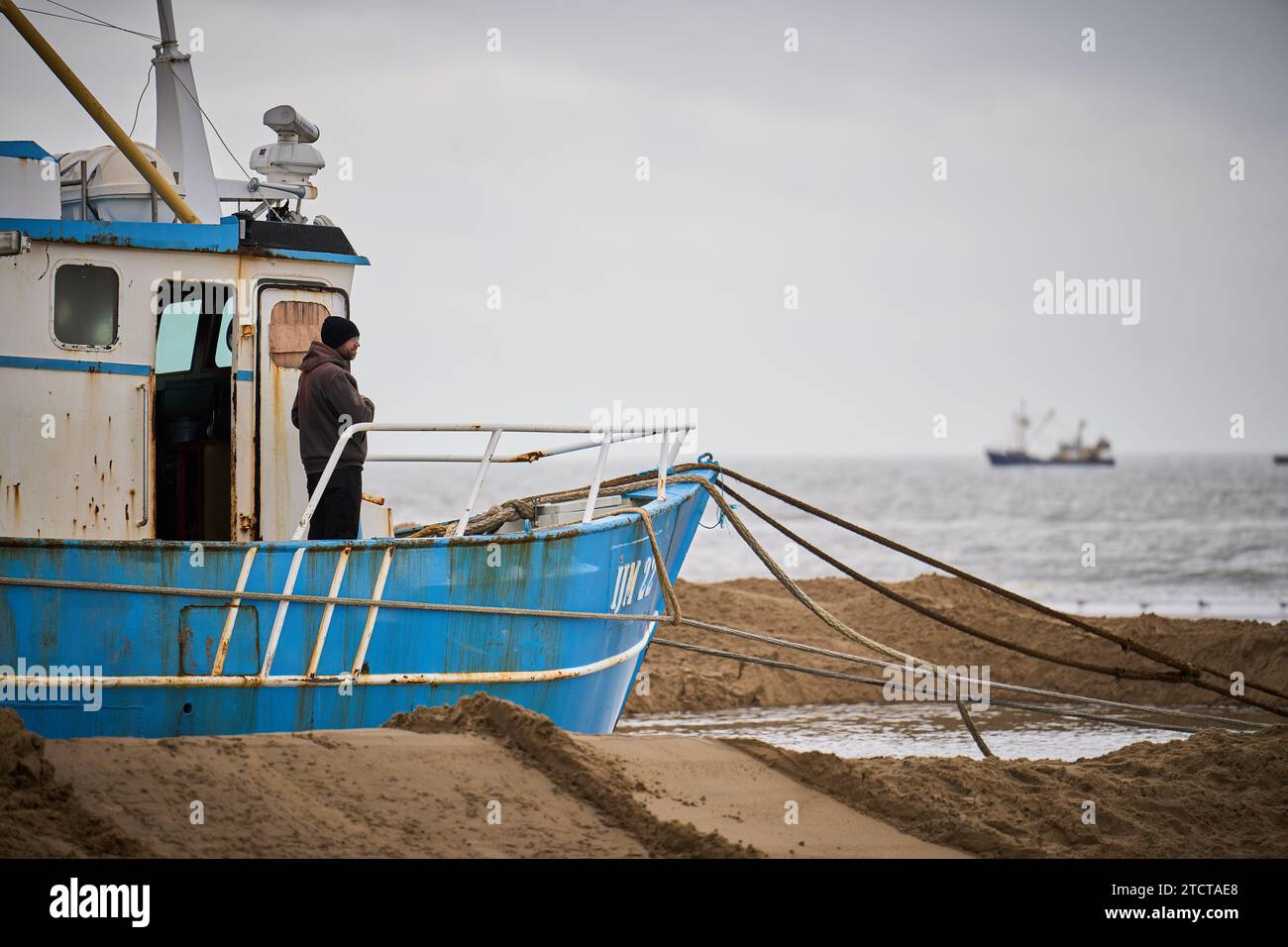 ZANDVOORT - Volunteers are preparing for a new attempt to free a ...