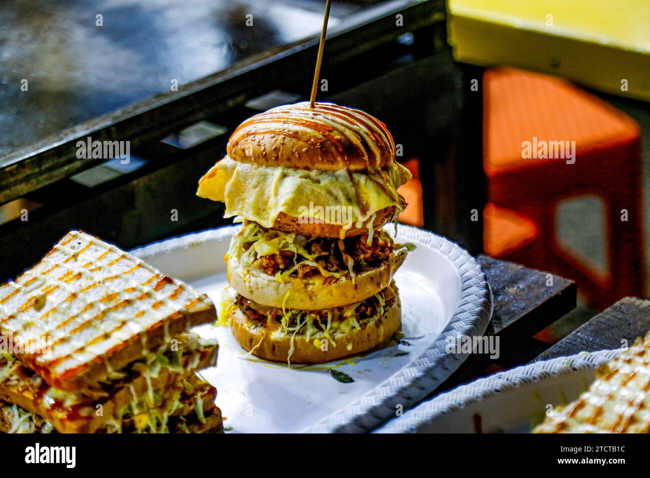 Street food potato burger hi-res stock photography and images - Alamy