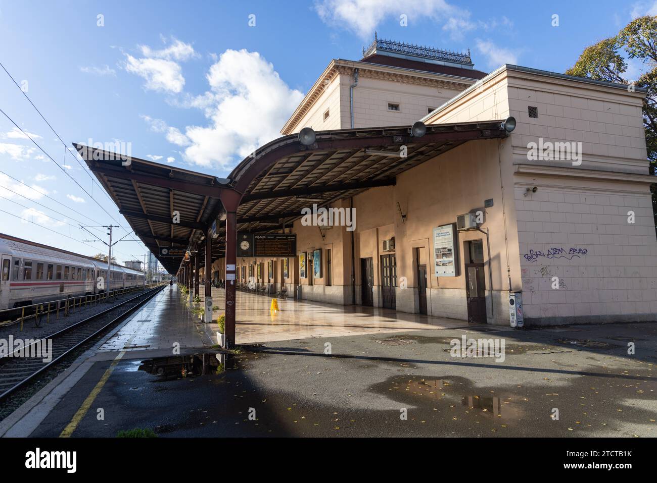Zagreb glavni kolod train station hi-res stock photography and images ...