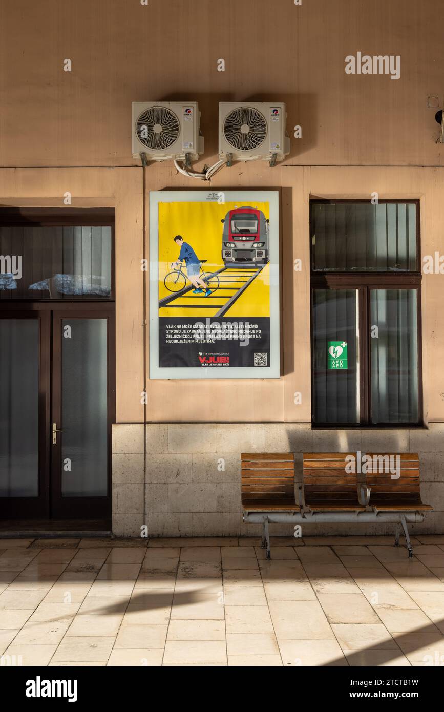 Zagreb glavni kolod train station hi-res stock photography and images ...