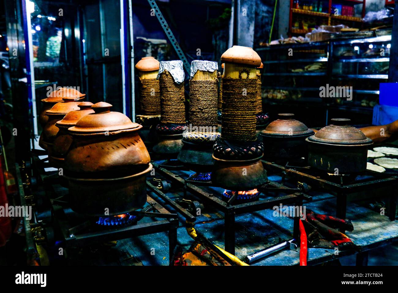Earthen pot biriyani hi-res stock photography and images - Alamy