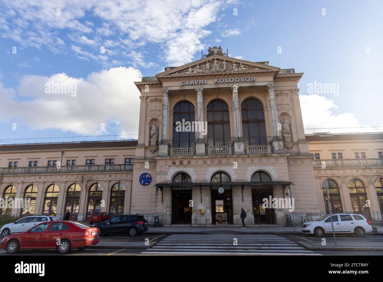 Zagreb glavni kolod train station hi-res stock photography and images ...