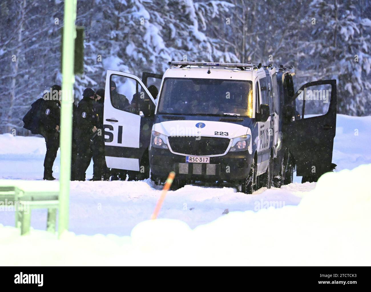 Virolahti, Finland. 14th Dec, 2023. Finnish police at the opened ...