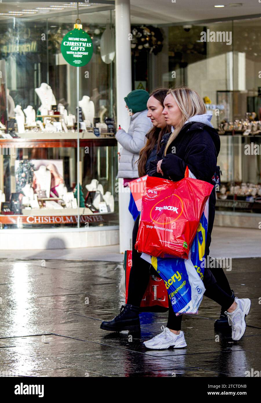 Damp weather dundee hi-res stock photography and images - Alamy