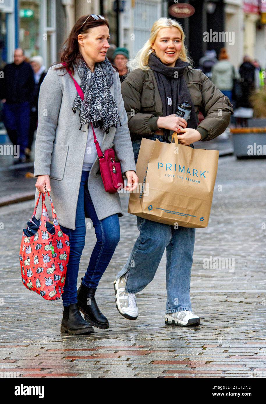 Damp weather dundee hi-res stock photography and images - Alamy