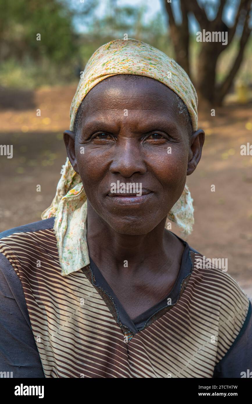 Peasant woman from a remote village, Western region, Uganda Stock Photo ...