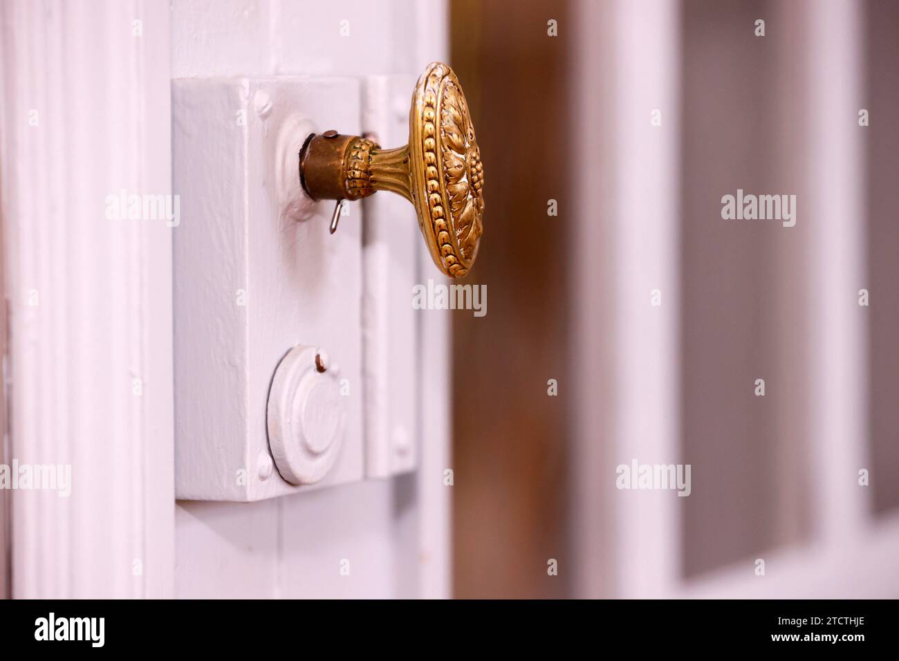 Old metal door handle hi-res stock photography and images - Alamy