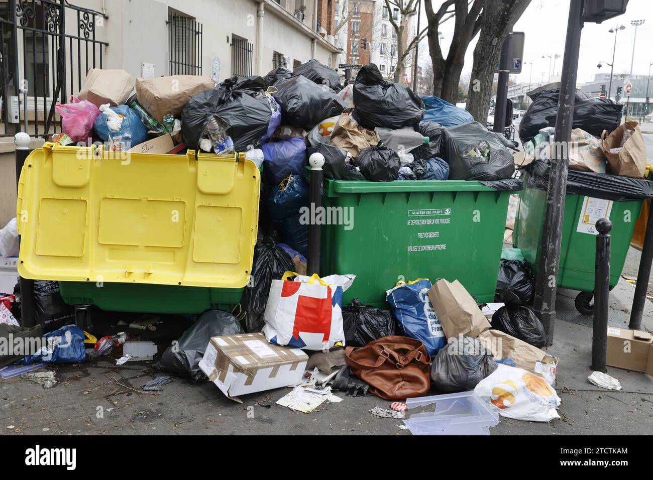 Garbage piling up during a trash collectors‰Ûª strike in Paris, France ...