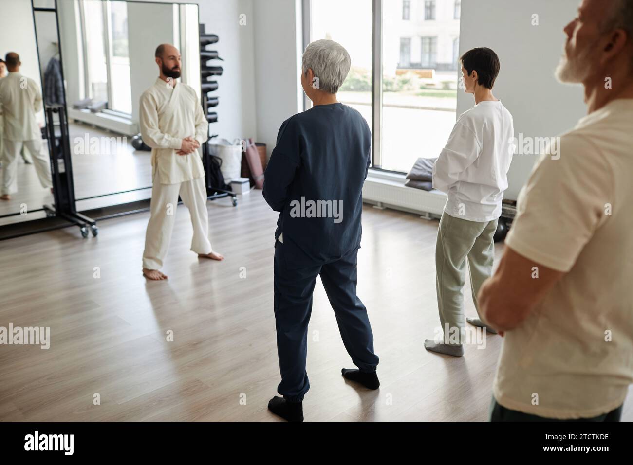 Qigong class hi-res stock photography and images - Alamy
