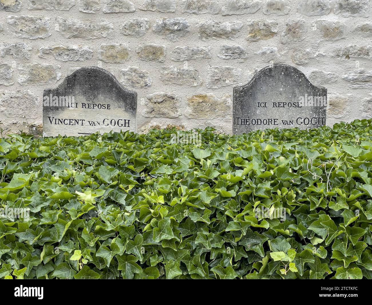 Vincent and Theodore Van Gogh’s graves in Auvers sur Oise, France Stock ...