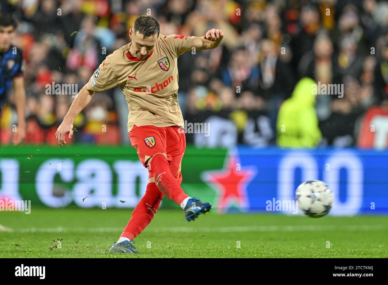 Przemyslaw Frankowski (29) of RC Lens scores the 1-0 goal by penalty ...