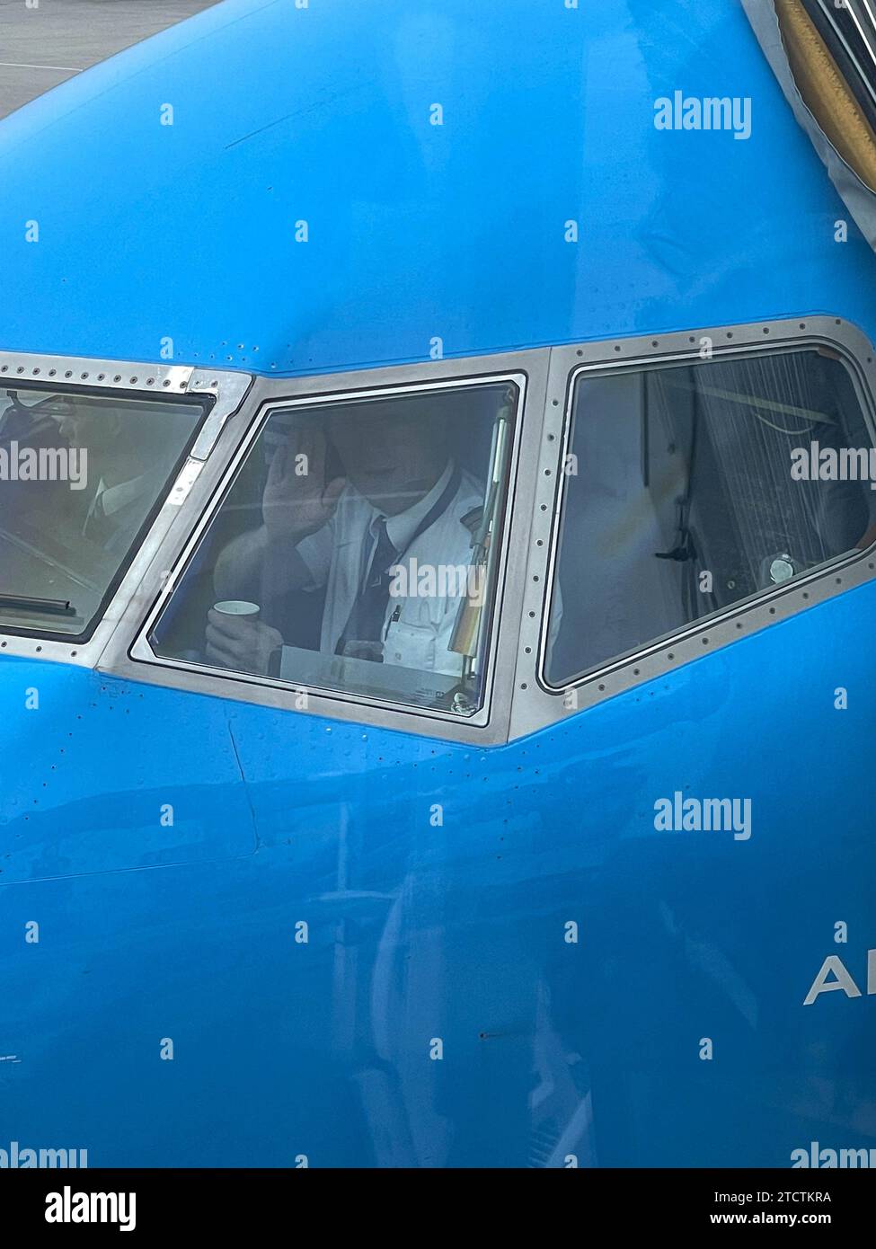 Airplane pilot hi-res stock photography and images - Alamy