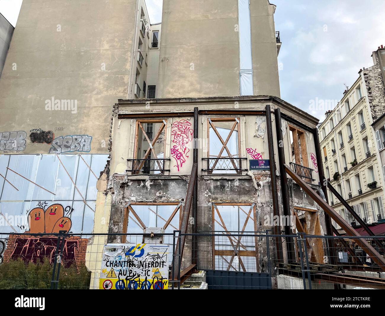 Building demolition in Paris, France Stock Photo - Alamy