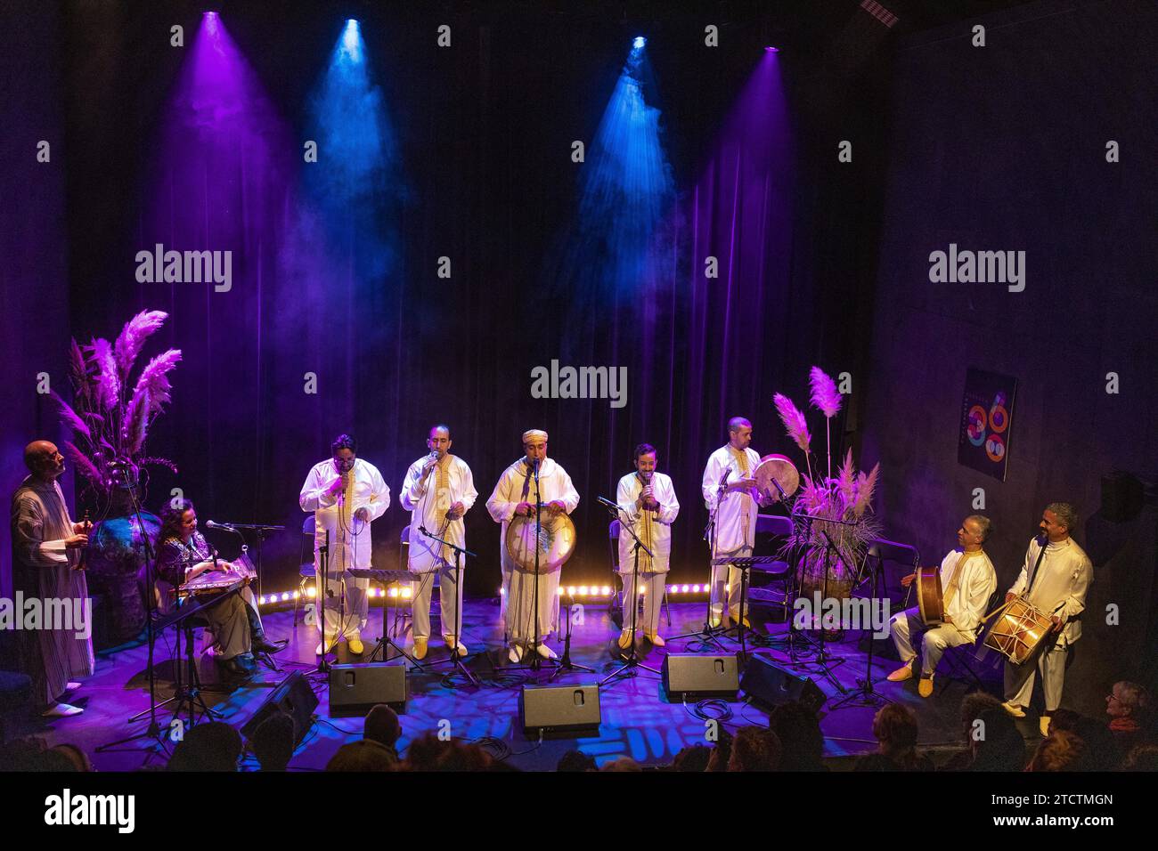 Femme du ramadan hi-res stock photography and images - Alamy