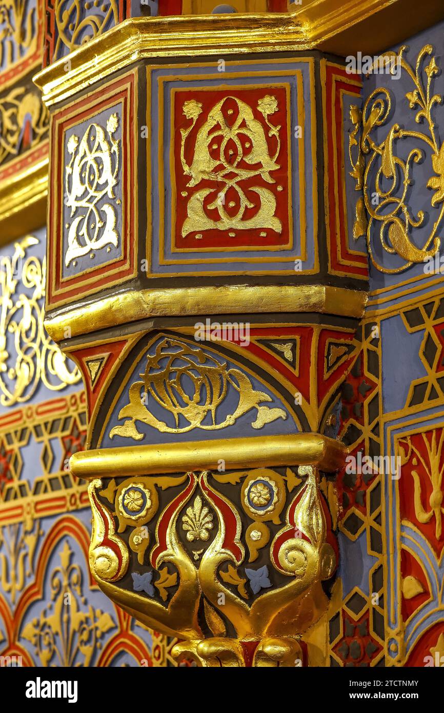 Rumbach synagogue, Budapest, Hungary. Pillar Stock Photo - Alamy