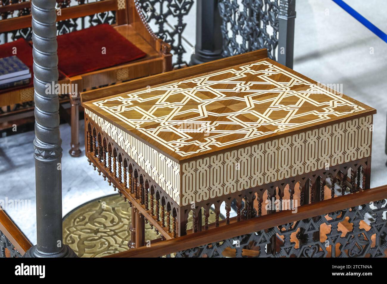 Rumbach synagogue, Budapest, Hungary. Bima Stock Photo - Alamy