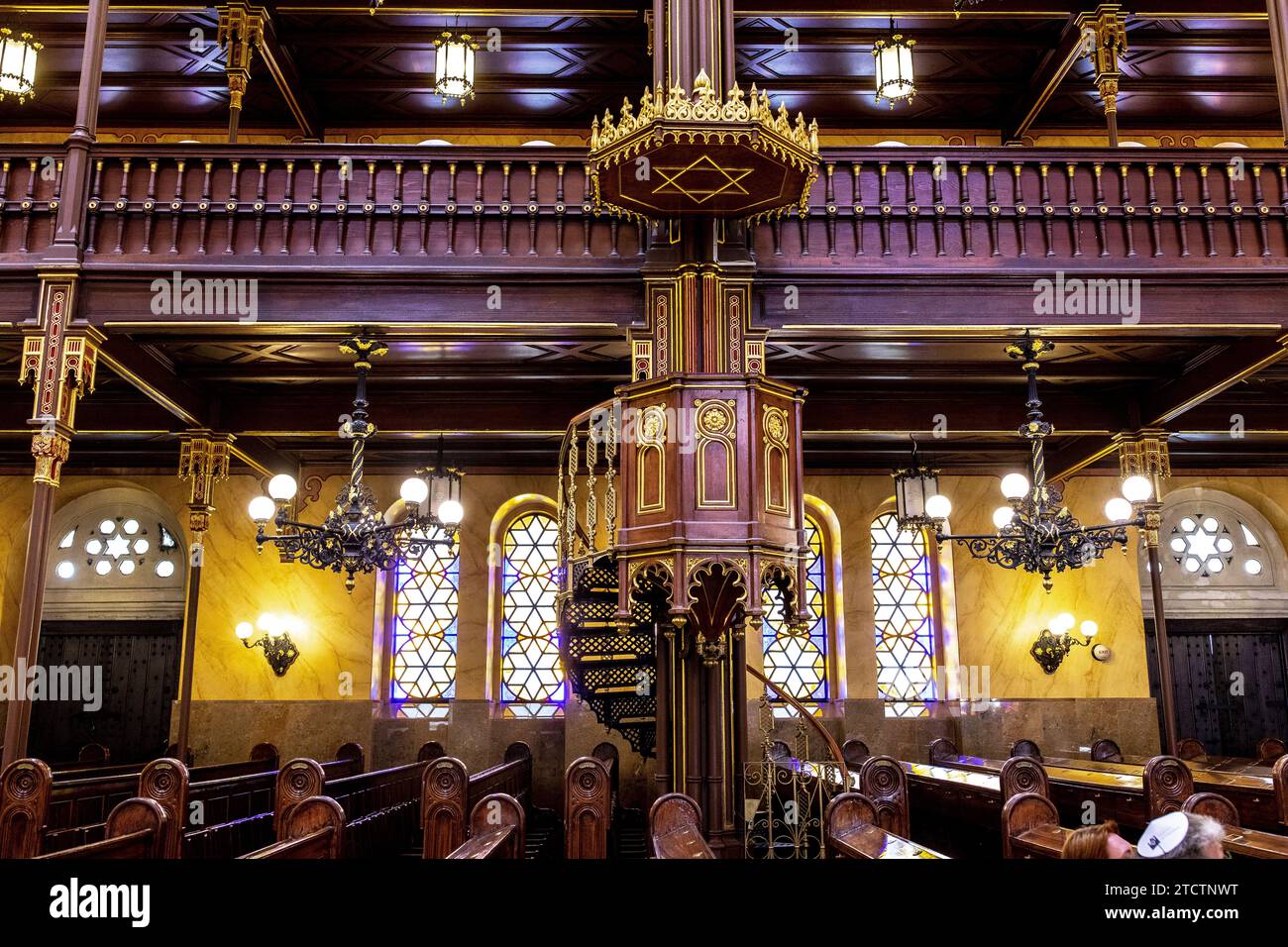 Great synagogue of Budapest, Hungary. Pulpit Stock Photo - Alamy