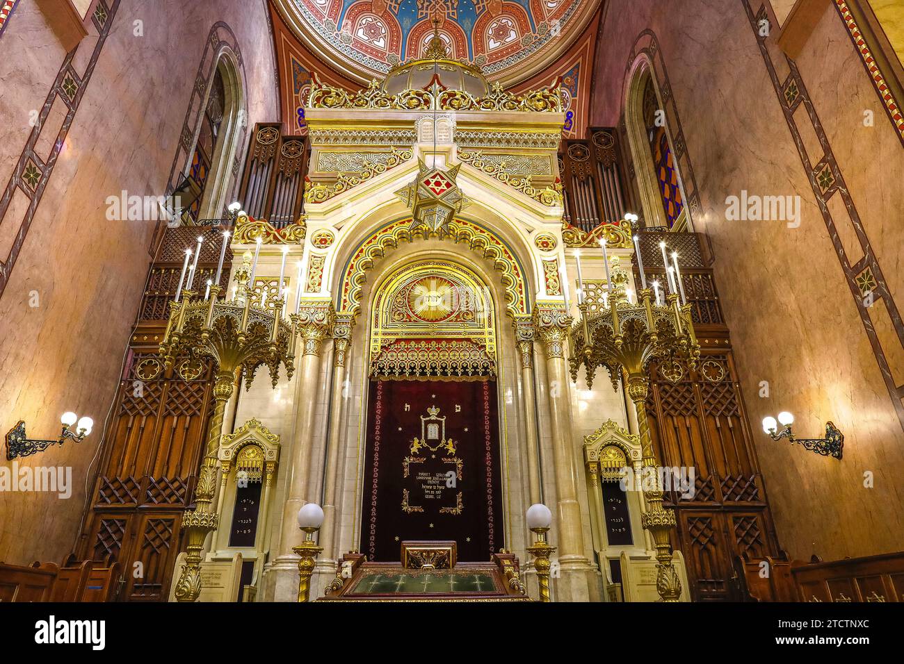 Great synagogue of Budapest, Hungary. Torah ark Stock Photo - Alamy