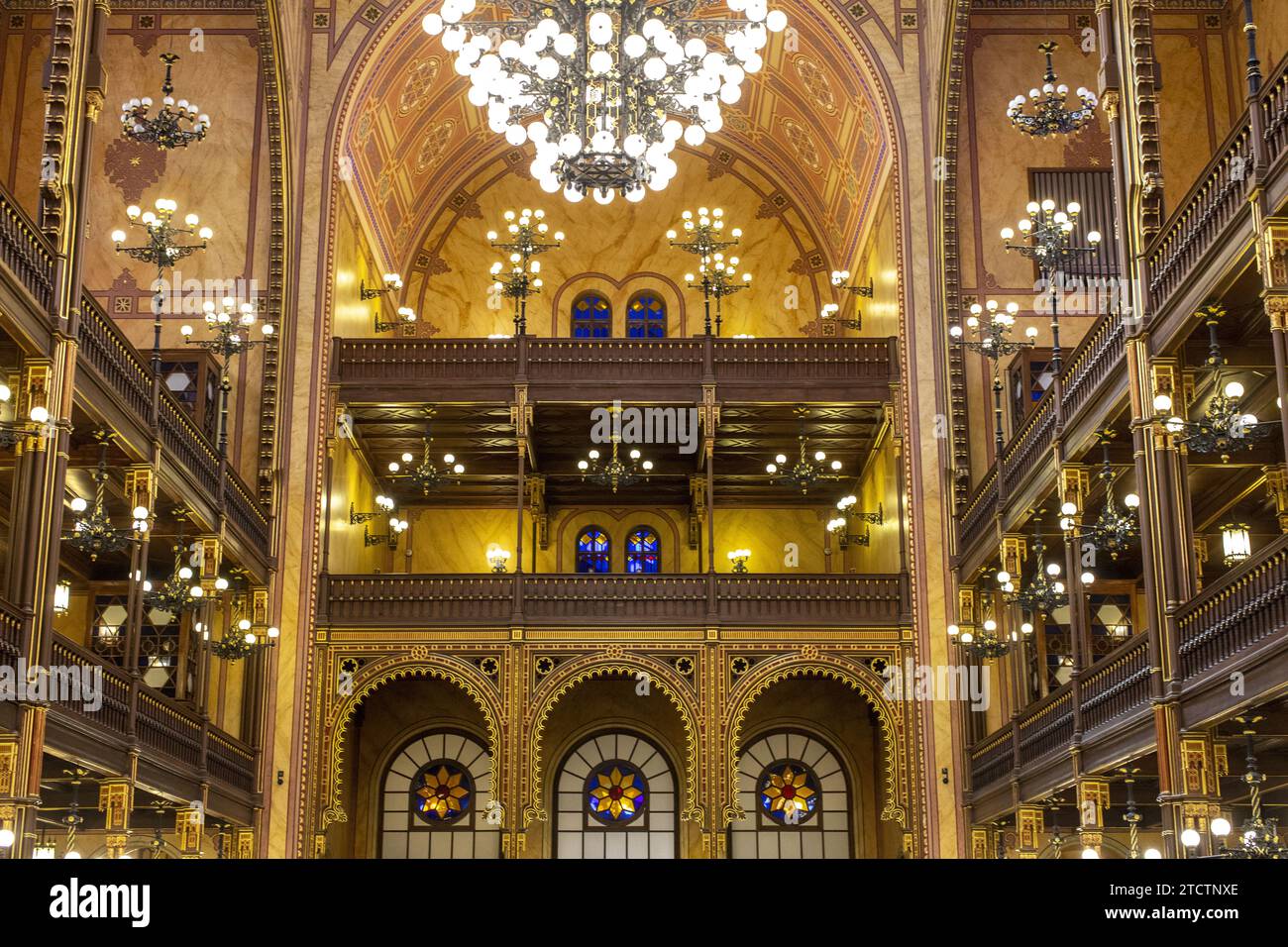 Great synagogue of Budapest, Hungary Stock Photo - Alamy