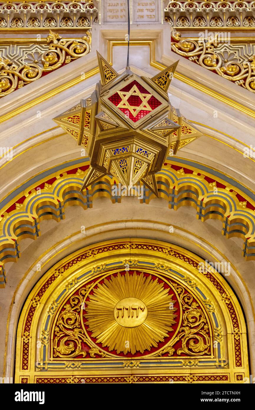 Great synagogue of Budapest, Hungary. Torah ark Stock Photo - Alamy