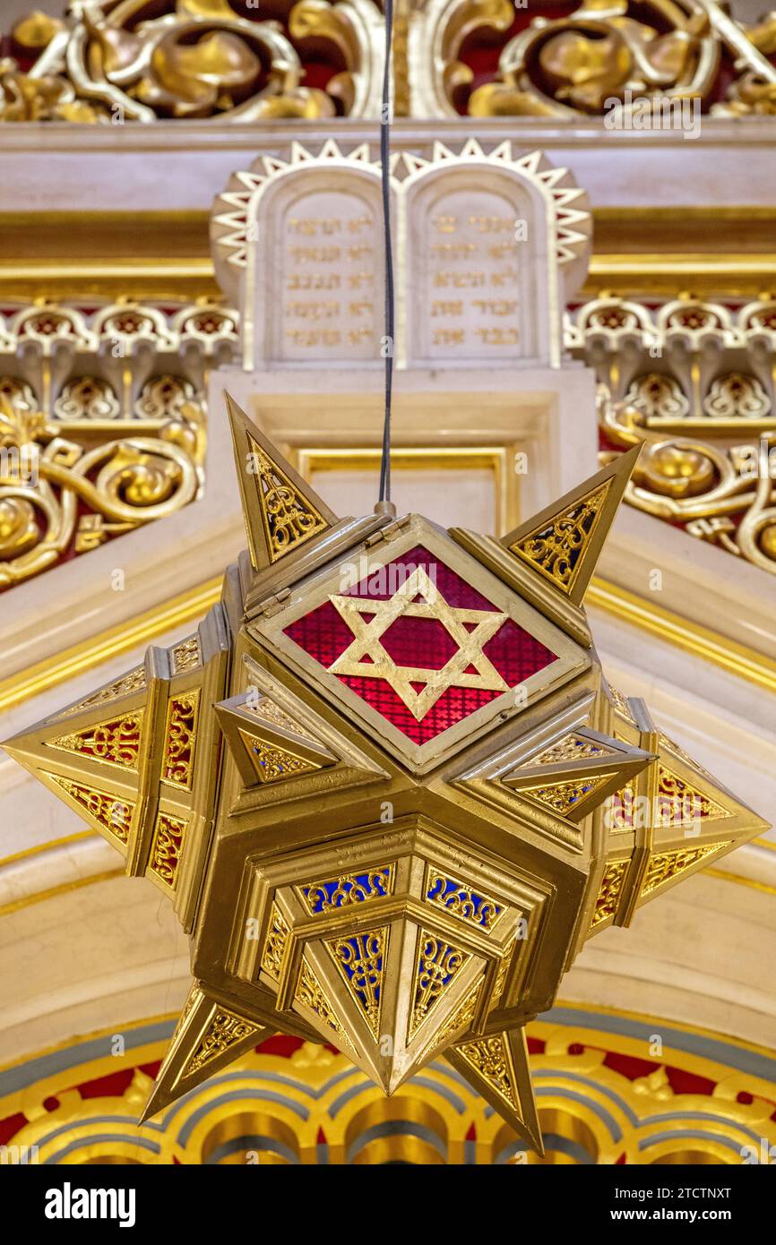 Great synagogue of Budapest, Hungary. Torah ark Stock Photo - Alamy