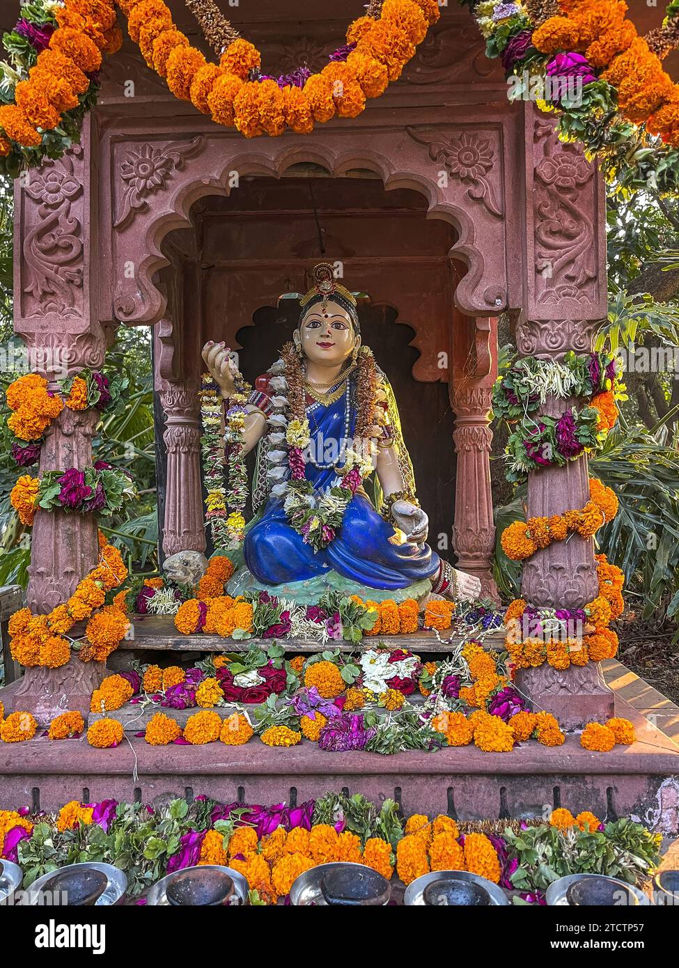 Murthi (statue) in Govardhan Ecovillage, Maharashtra, India. Radha ...
