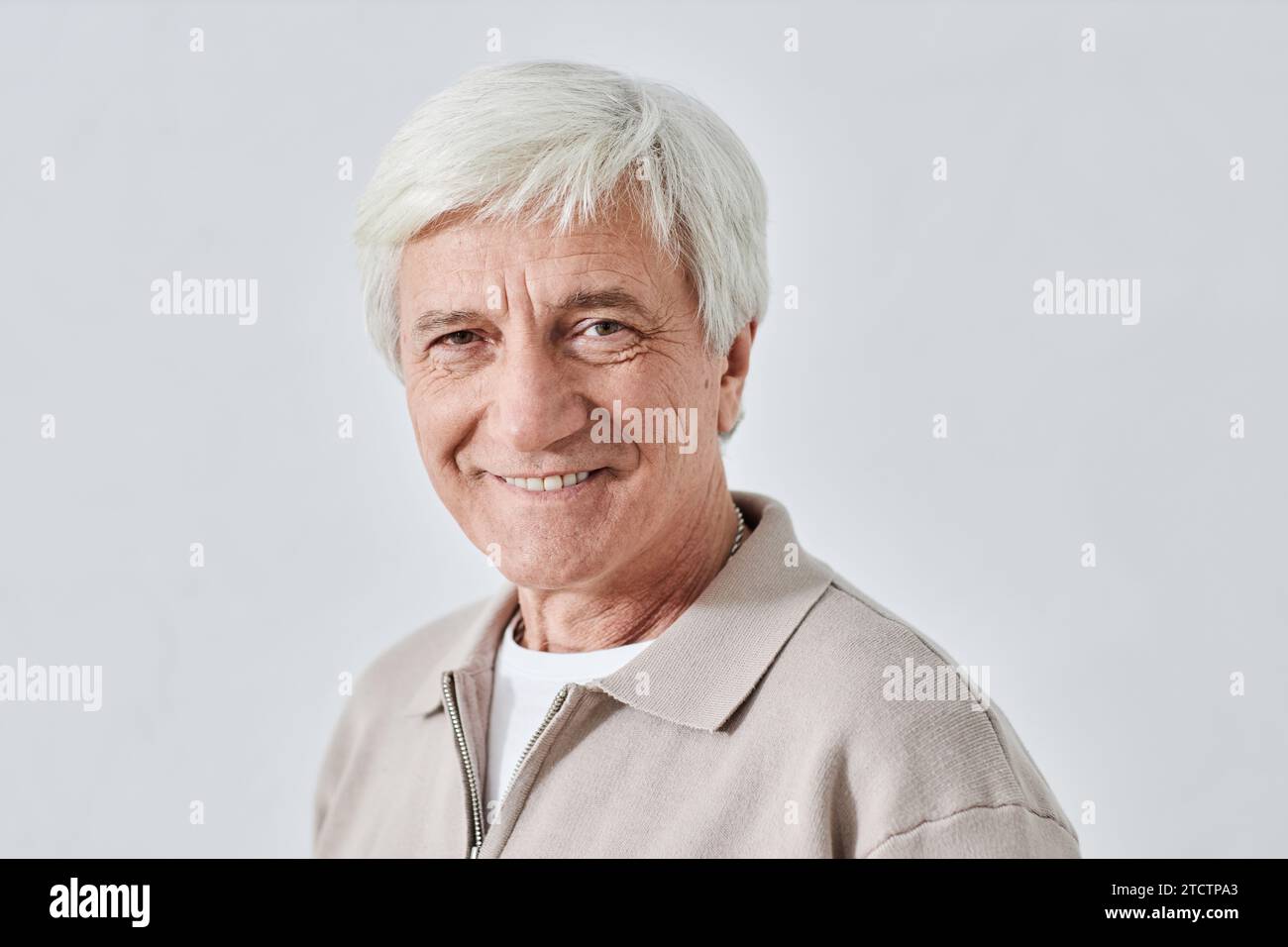 Silver haired senior citizen hi-res stock photography and images - Alamy