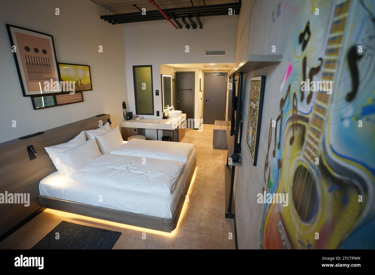 Hamburg, Germany. 14th Dec, 2023. View of a sample standard room in the ...
