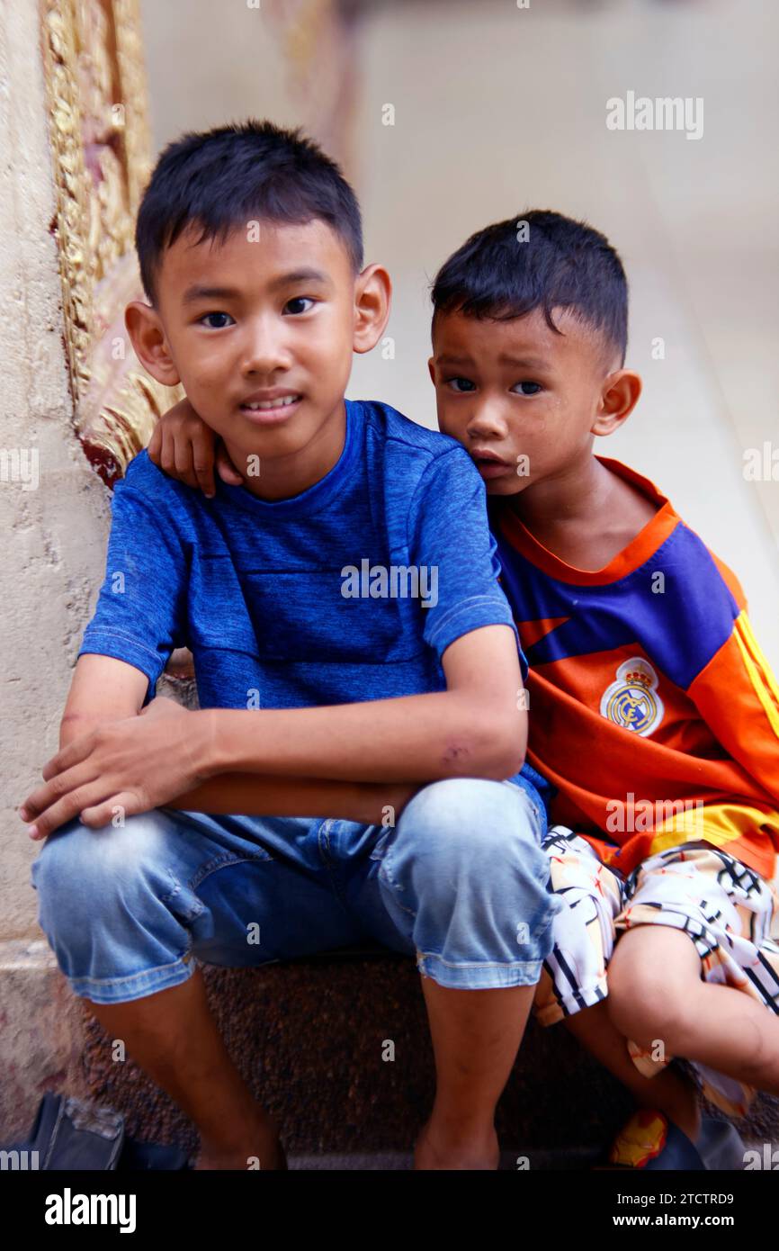 Portraits of two brothers Stock Photo - Alamy