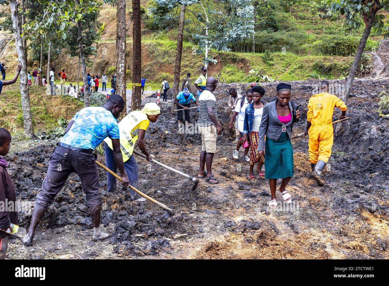 Bus in mud hi-res stock photography and images - Alamy