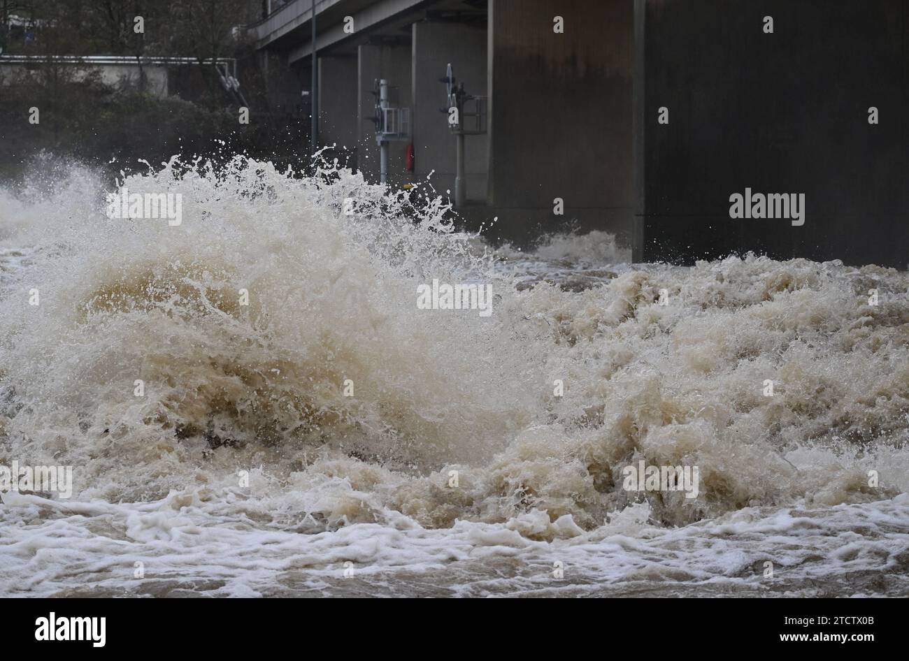 Stuttgart, Germany. 14th Dec, 2023. Water masses form high waves at a ...