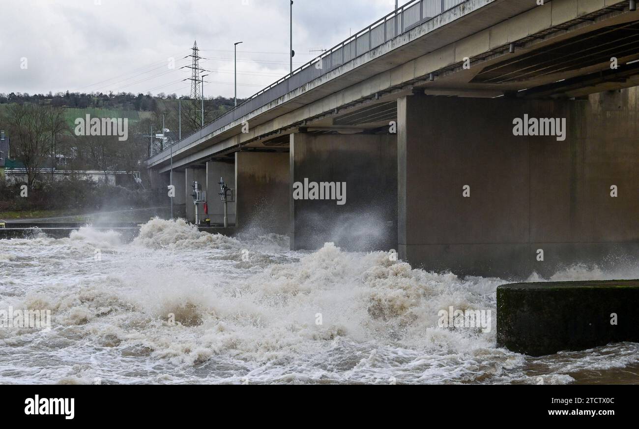 Stuttgart, Germany. 14th Dec, 2023. Water masses form high waves at a ...