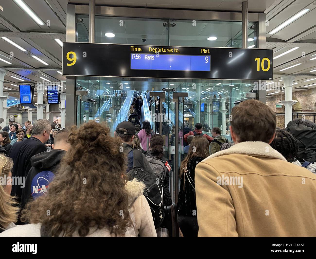 Crowd of passengers boarding Eurostar in St Pancras station, London, U ...