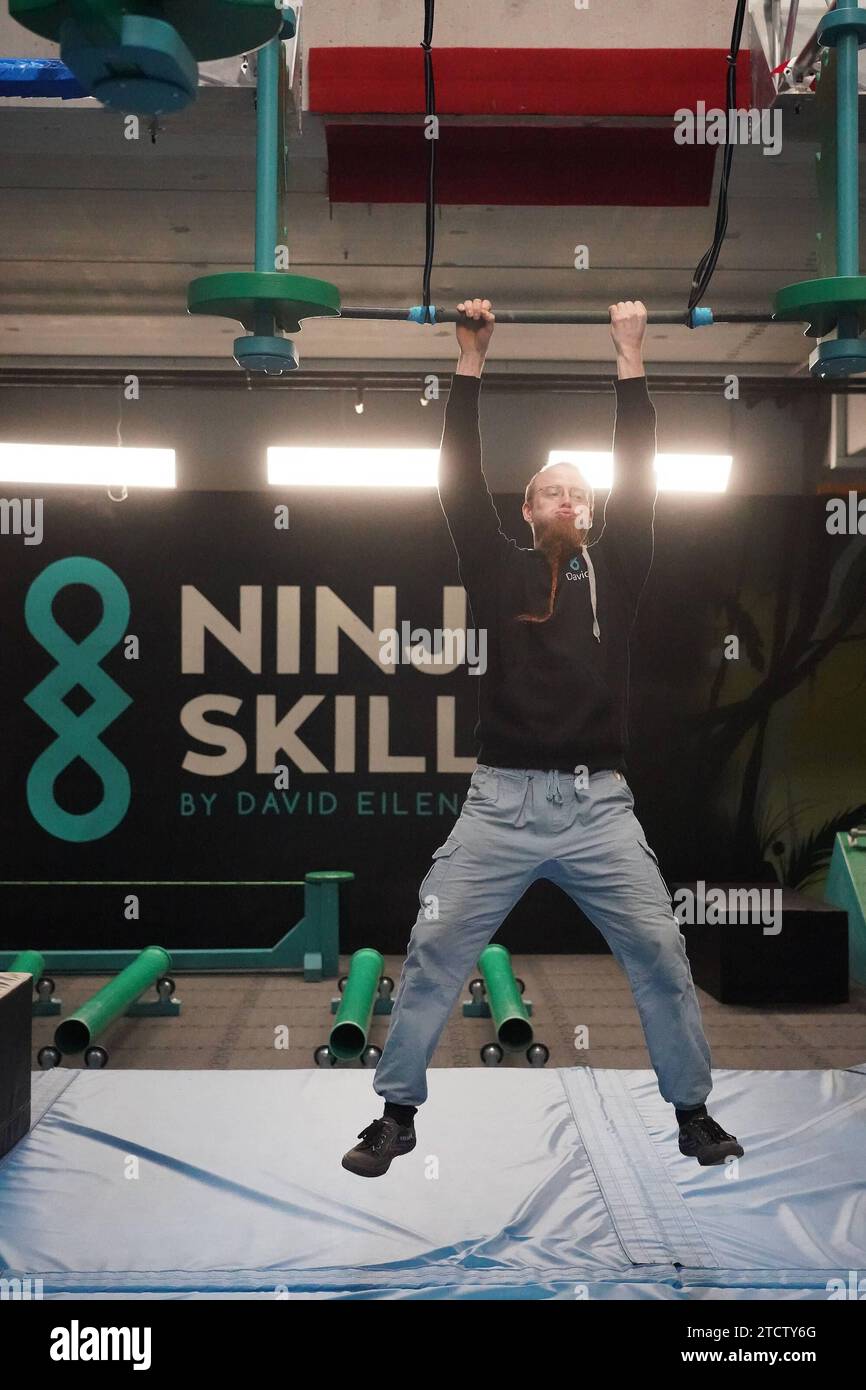 David Eilenstein an der Himmelsleiter auf dem Kurs der Halle ...