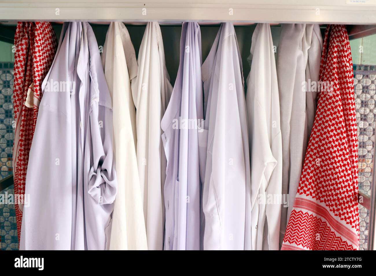 Islamic clothing hi-res stock photography and images - Alamy